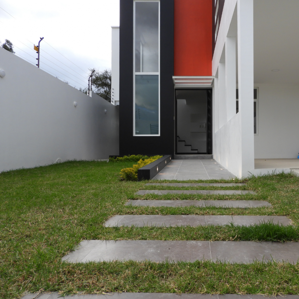 VENDIDA!!! Casa Azogues, sector Charasol. – Home Design